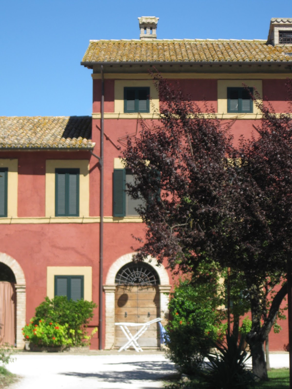 Sette Design: Red Italian House - Exterior Color