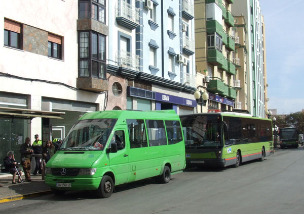 Random streets: La Línea, Spain