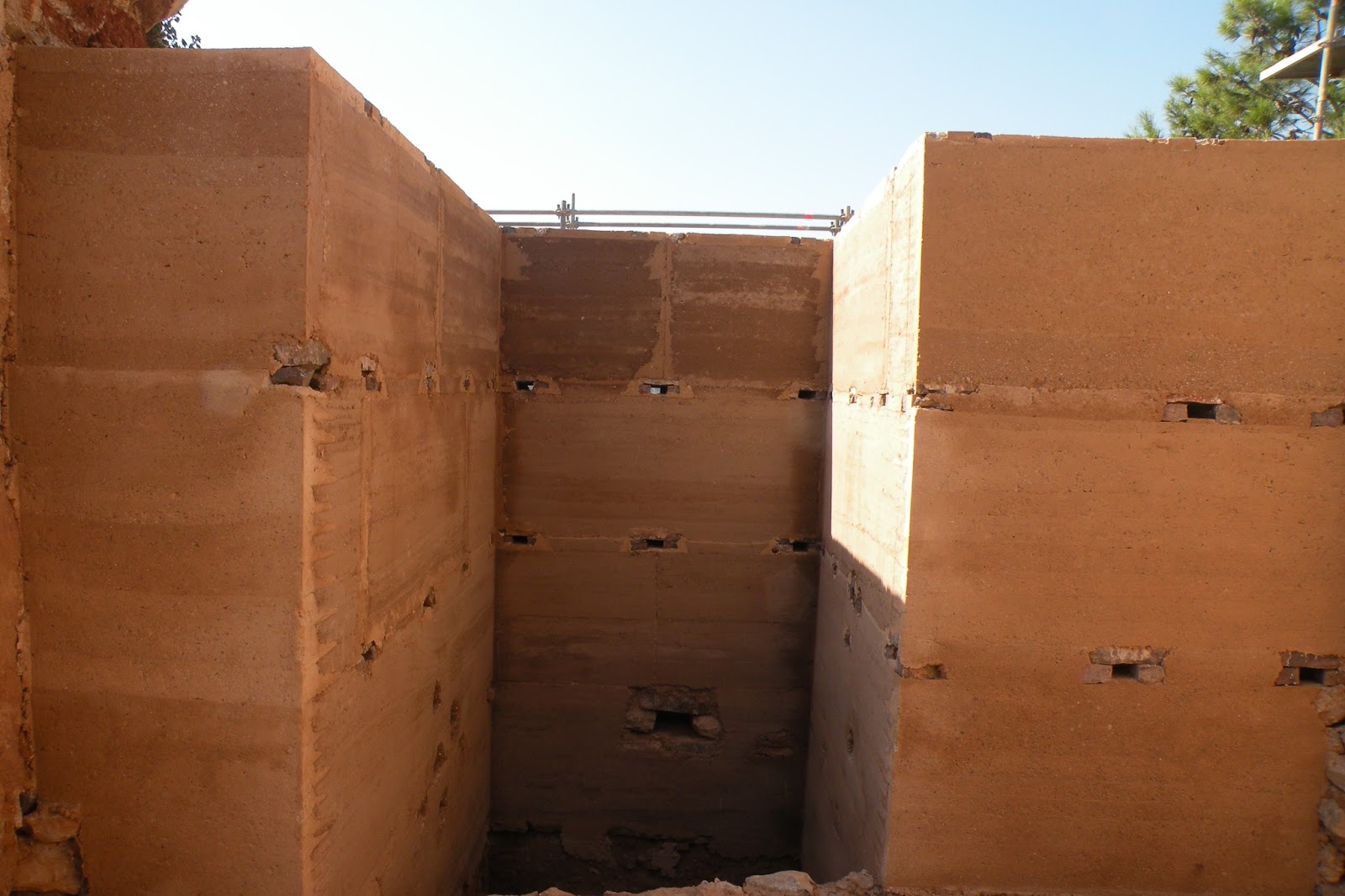 Fermín Font. Arquitecto Técnico: MUROS DE TAPIA EN EDIFICACIONES ANTIGUAS