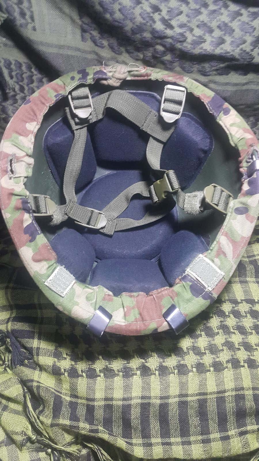 陸上自衛隊 極北方面隊: 剛好幫友人入手了新頭盔,來個微頭盔專文 / JGSDF Type 88 Helmet