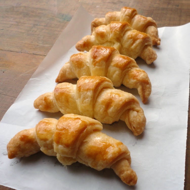 petit croissants + turning one: bonheur cuisine