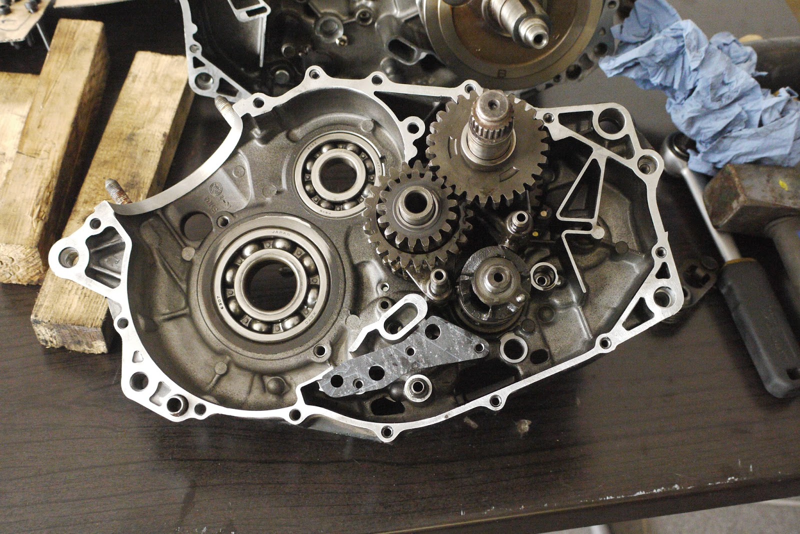 Greasy Greg: XT600 engine rebuild - completing the shortblock (Part 2)