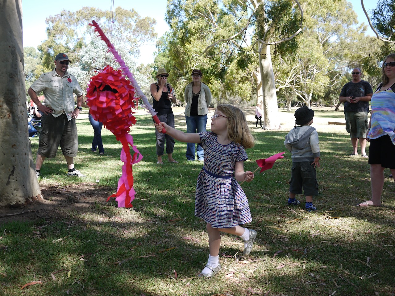 Little Hiccups: Piñatas - Smashing good fun!