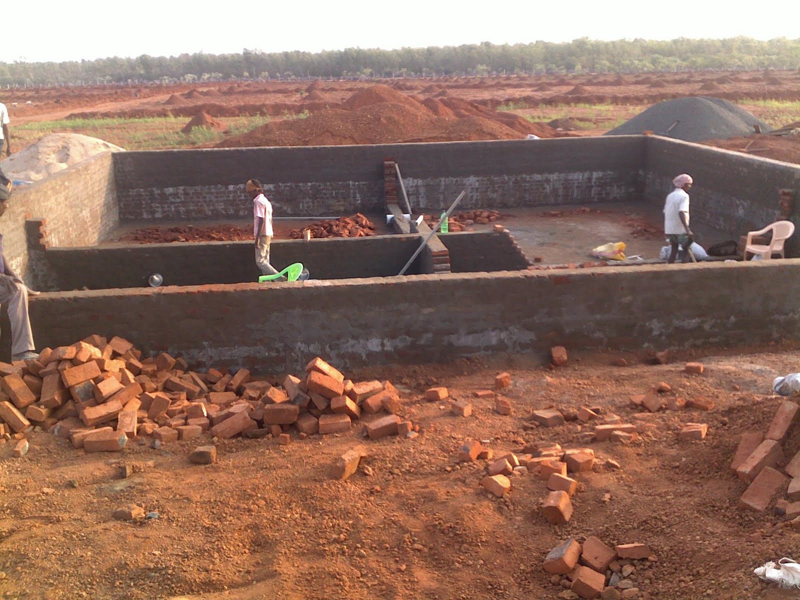 Techie2Aggie: Sub surface Tank construction: A mini project in itself..