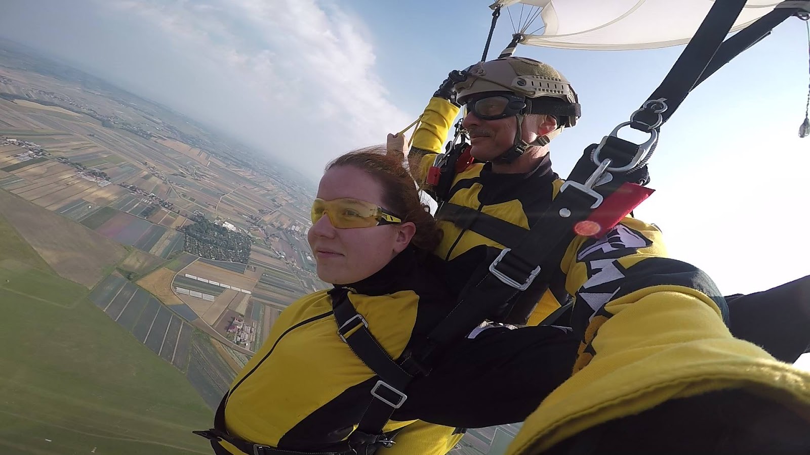 Bucket List: Parachute Jumping - TRAVEL TOUR BEAUTIFUL PLACES ON EARTH