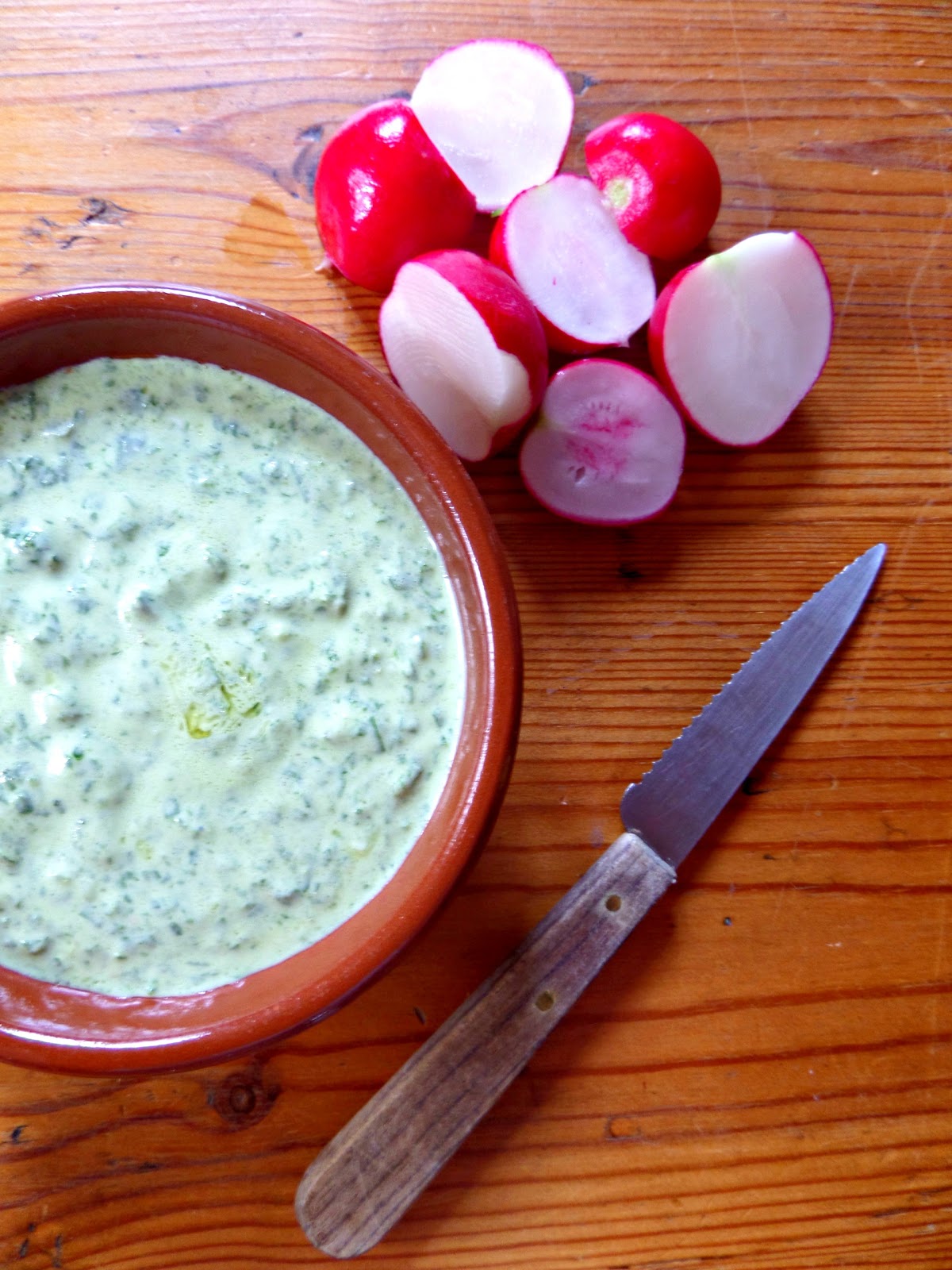 Radish leaves creamy dip // Trempette crémeuse aux fanes de radis | My ...