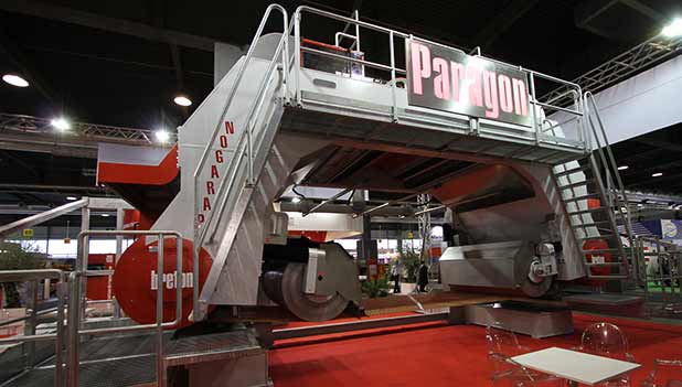 La Breton PARAGON e FUEGO MULTIAXIS alla MARMOMACC 2015 illustrate ...