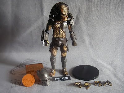 SCI-FI REVOLTECH KAIYODO PREDATOR FIGURE