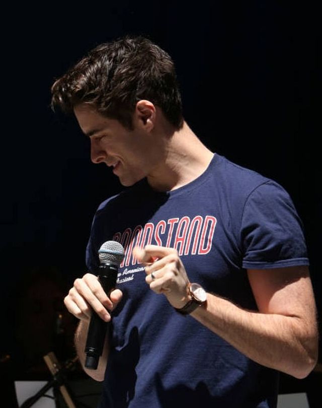 Favorite Hunks & Other Things: Cott in the Act!