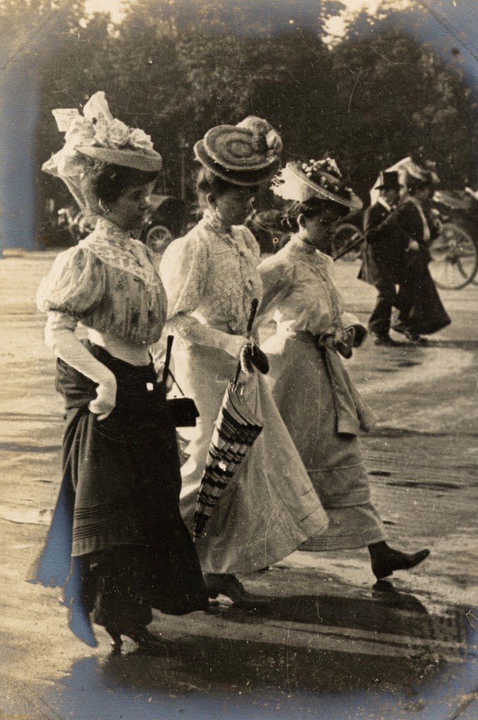 Amazing Vintage Photographs That Show Paris Street Style of 1906 ...