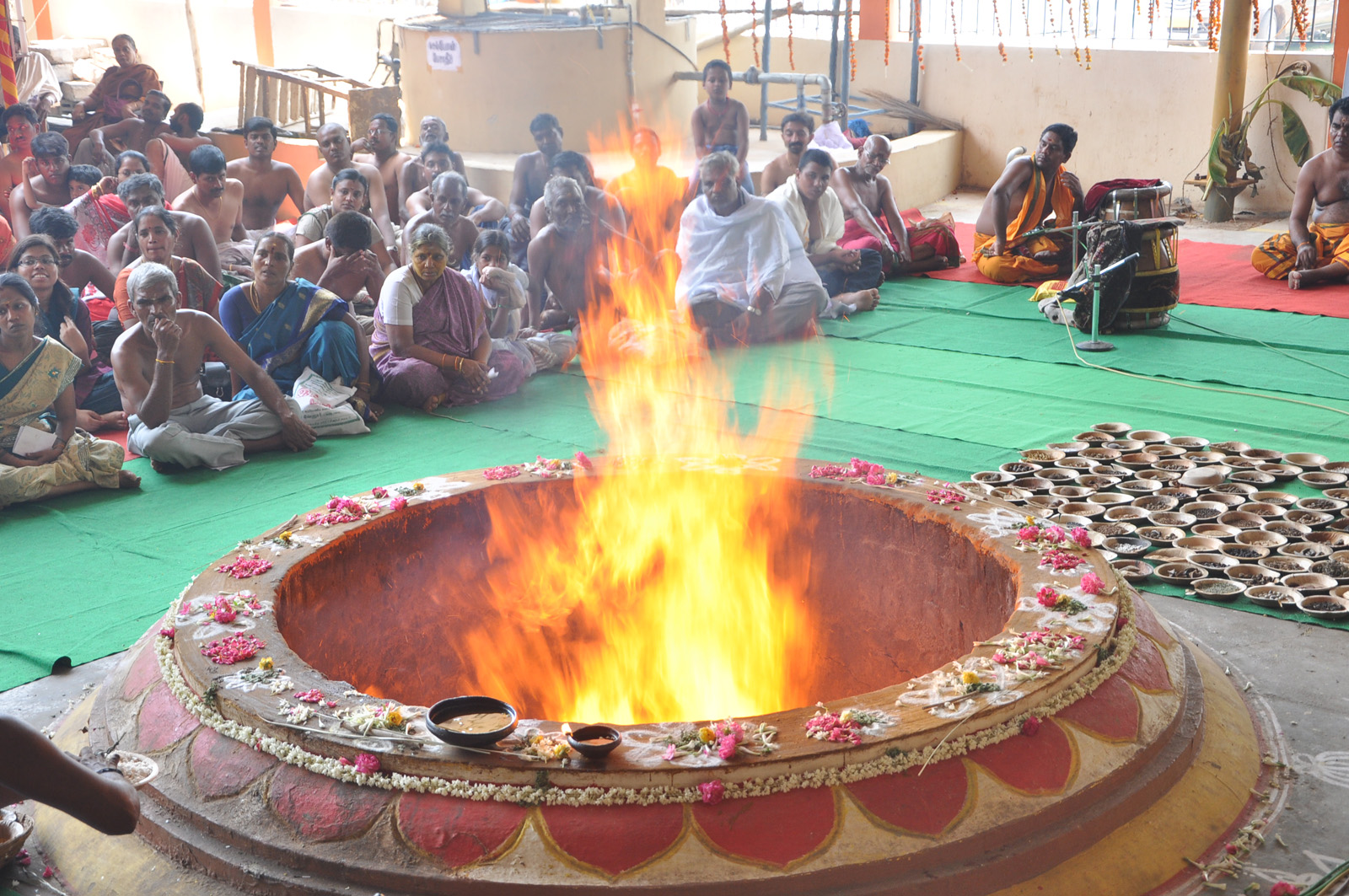 Danvantri Peedam - Universal Peedam: மஹா குருபெயர்ச்சி யாகம் இனிதே ...