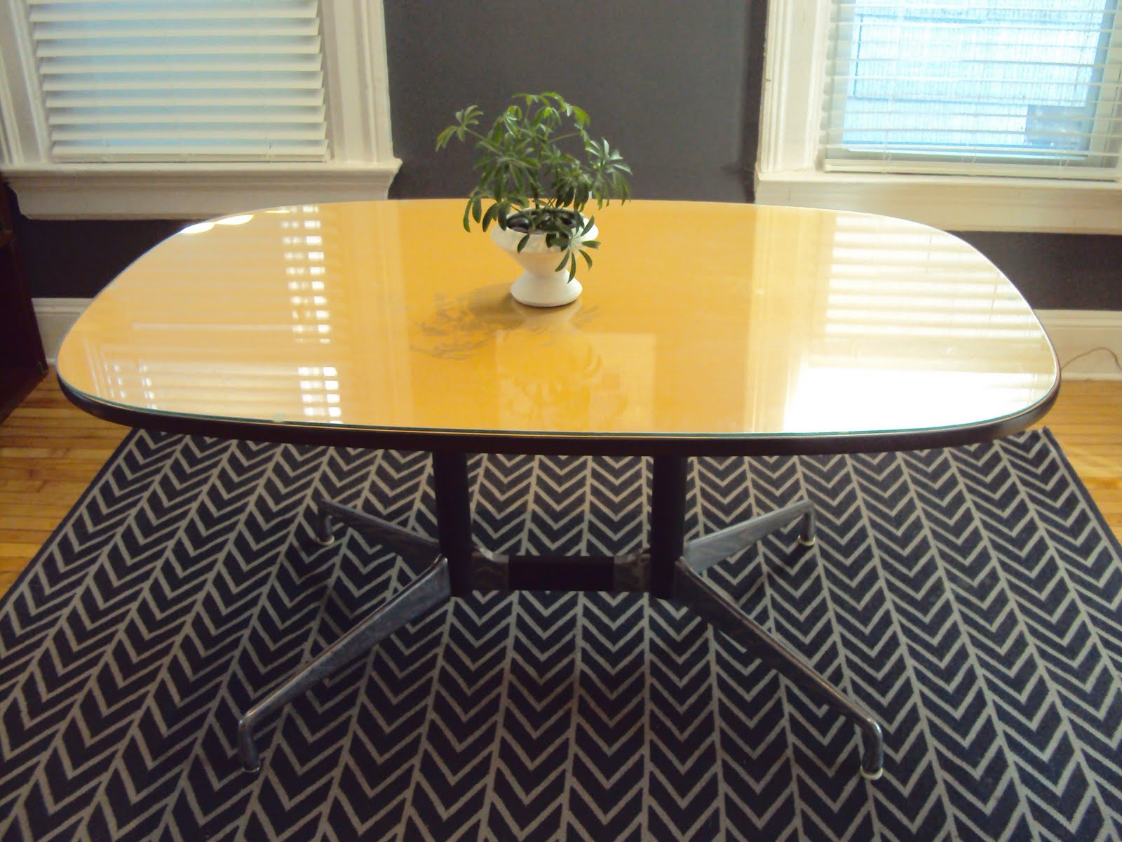 str8mcm: Herman Miller Race Track Table