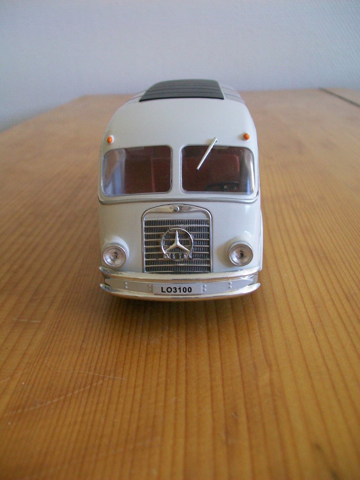 busamoi: l'autocars MERCEDES - BENZ LO 3100