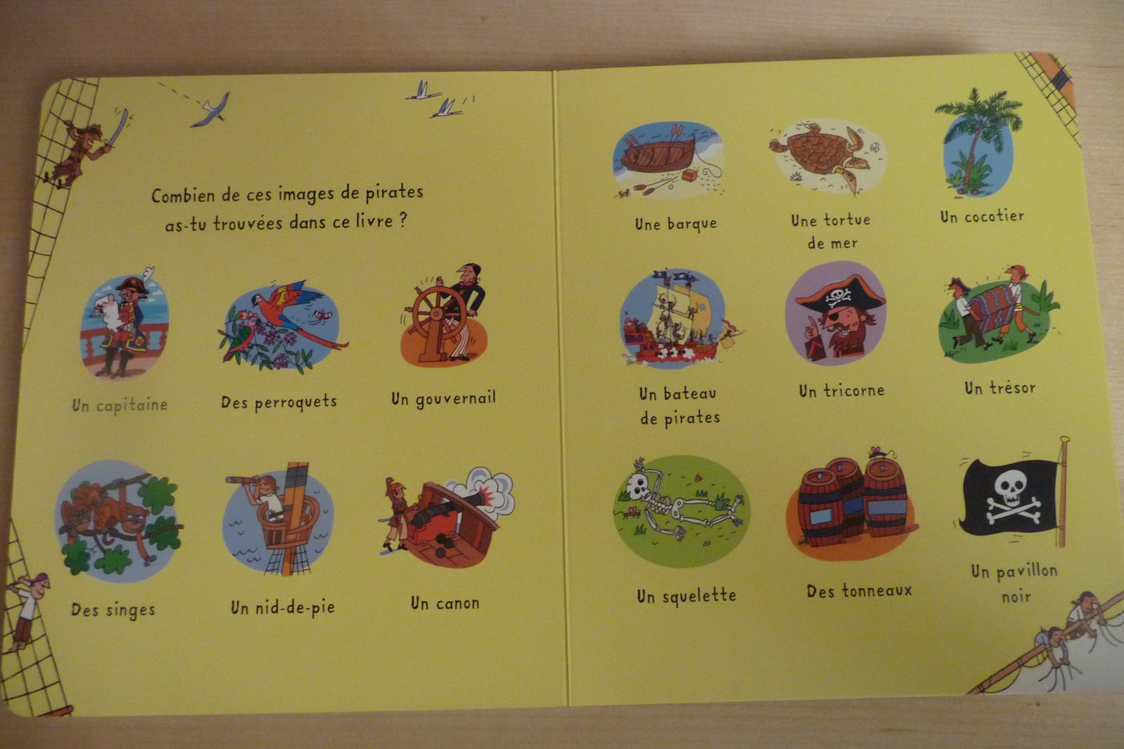 Raconte moi une histoire: Les pirates : le grand livre puzzle