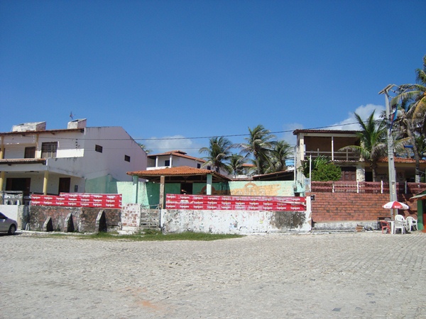 O patrimônio ambiental e a beleza da praia de Majorlândia, constituídos ...