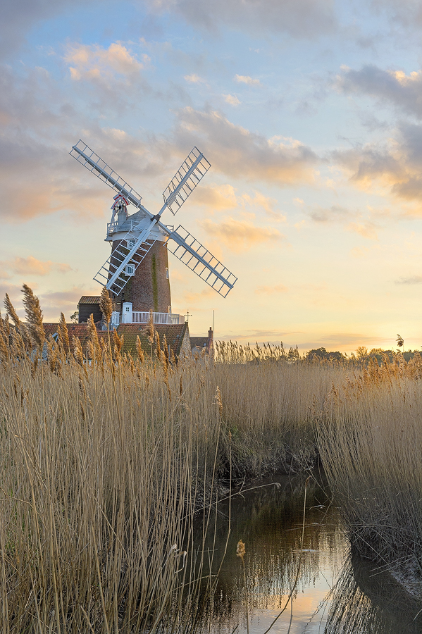 A geek and his camera: Cley Windmill