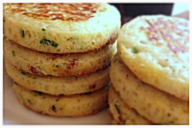 37 Cooks: Cheddar, Cheese & Chive Crumpets