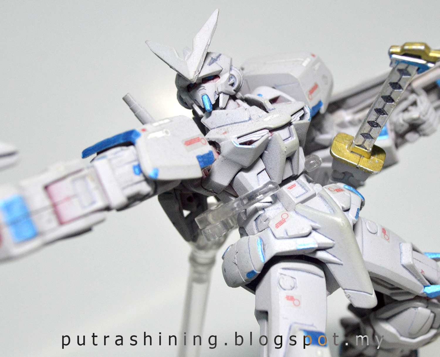 HG 1/144 GUNDAM ASTRAY RED FRAME Custom paint By Putra Shining
