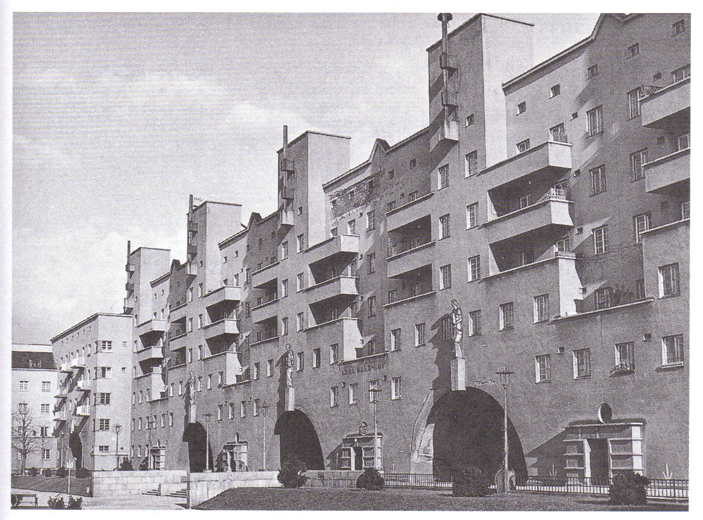 Hidden Architecture: Red Vienna (I): Karl Marx Hof