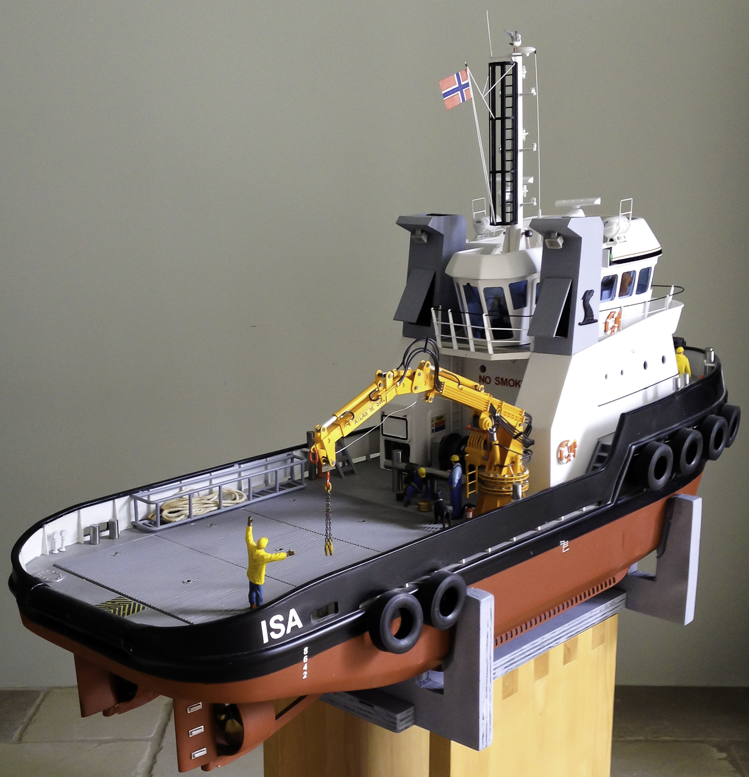 Slipway Dutch Courage RC Tug Project: 2013