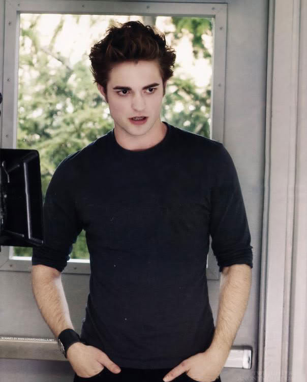 Irish Twilight Sisters: Happy Birthday, Edward Cullen!