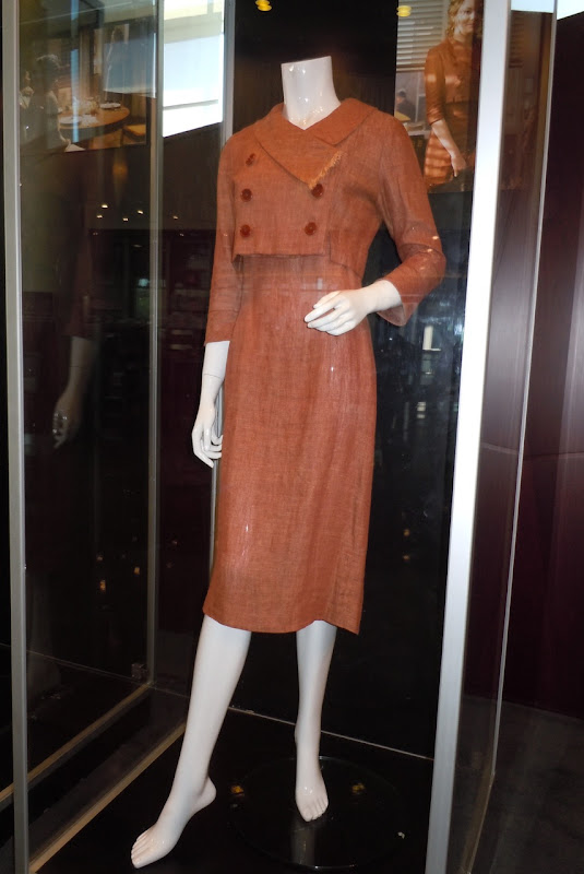 Hollywood Movie Costumes and Props: Outfits worn by Emma Stone in The ...