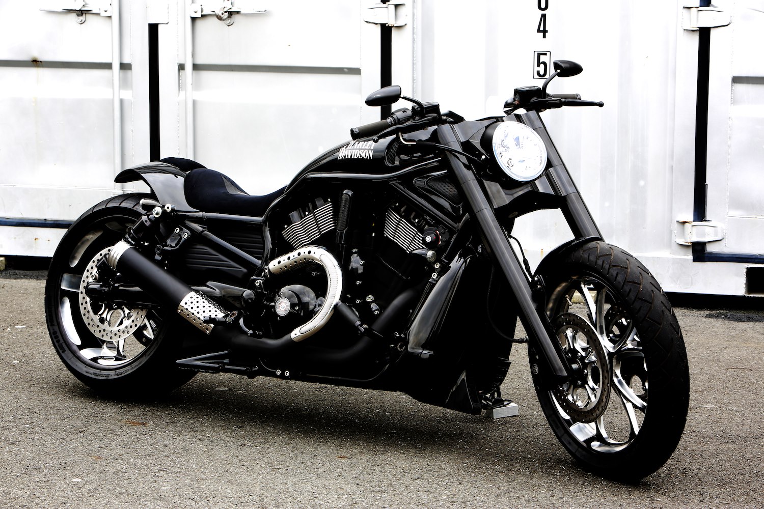 Planet Japan Blog: Harley V-Rod "Custom [MARIO #9]" by Bad Land
