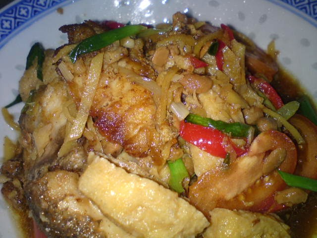 Braised Fish With Tofu Puffs | Fumi Keiko : Let's Cooking!