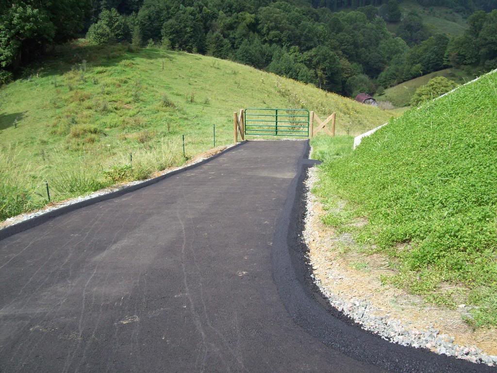 Mike and Lisa's World: Chapter 90...Making Curbs For Our Driveway