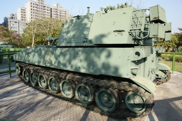 Blair's 軍事,警察及消防攝影: M108 howitzer 自走砲