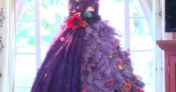 .: Christmas Tree Contest