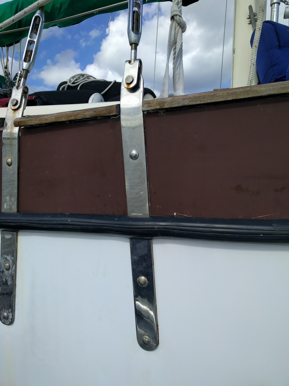 Onapua........the sailing vessel: Replacing a chain plate