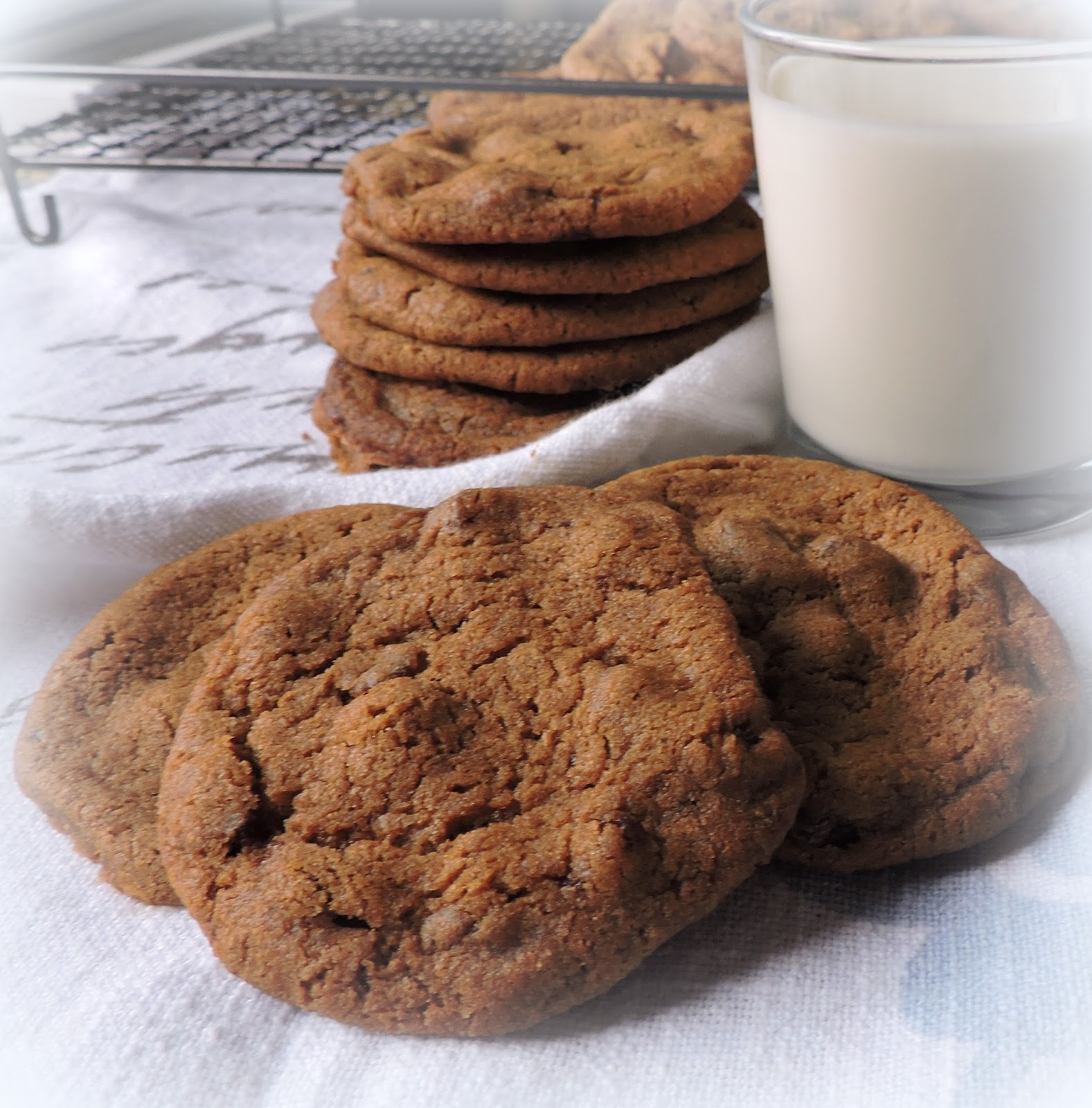 Spiced Rum & Raisin Cookies | The English Kitchen
