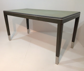 Space 20th Century Modern: Raymond Loewy Mode-Maker Desk. 29"x59"x29.5".