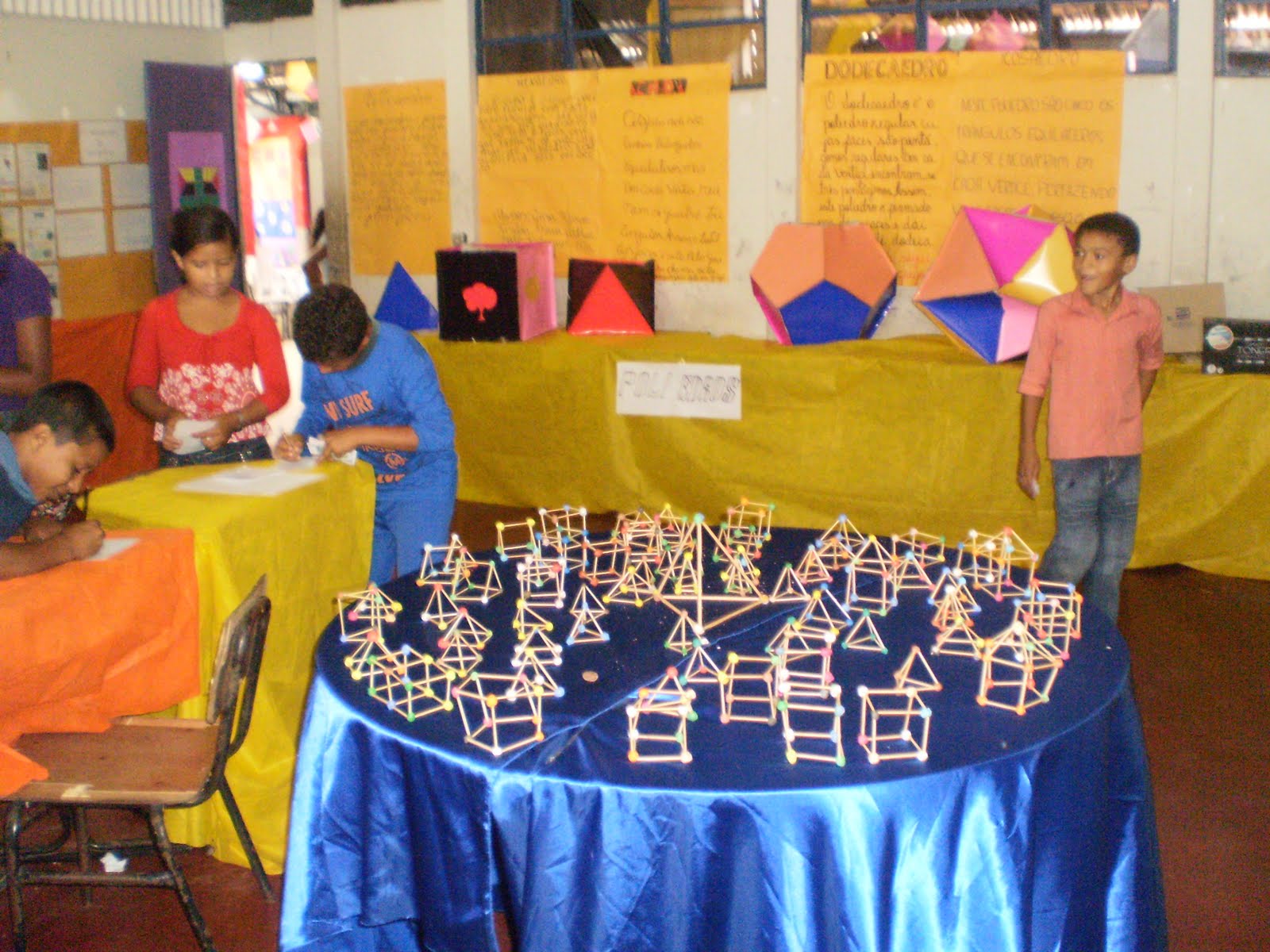 COLÉGIO ESTADUAL GETÚLIO VARGAS: Projeto de Geometria e Artes