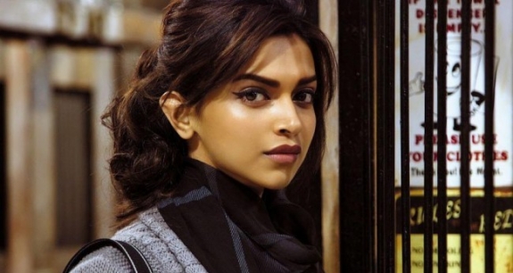 Actress Deepika Padukone in Cocktail MOVIE STILLS ~ world actress ...
