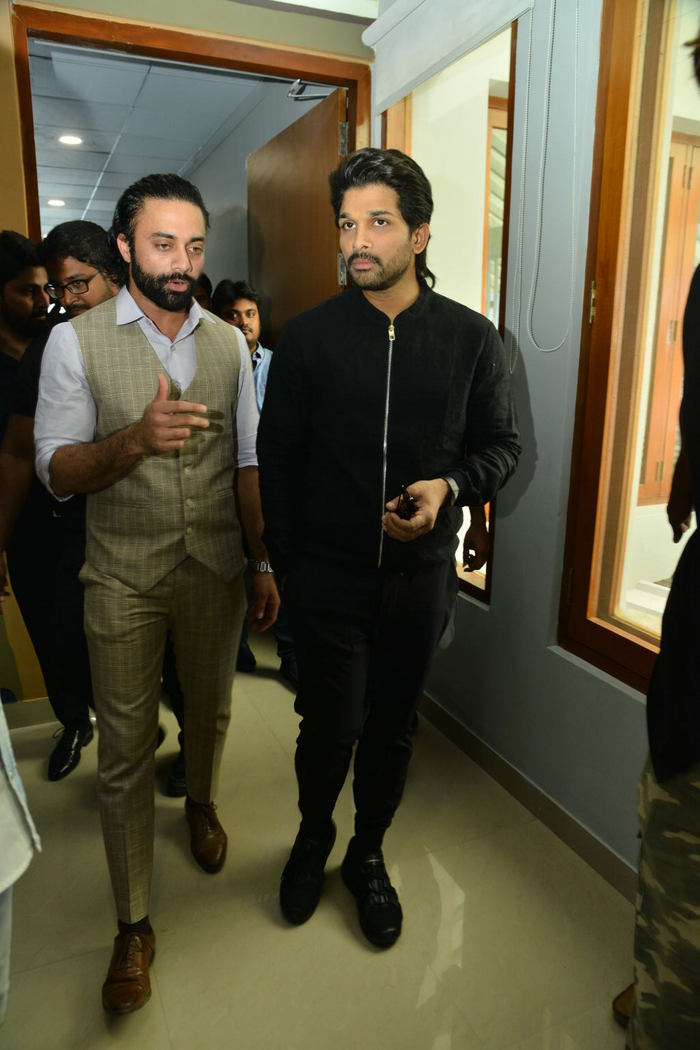 Allu Arjun in Black Dress at Navadeep's C-Space Launch - Hollywood ...