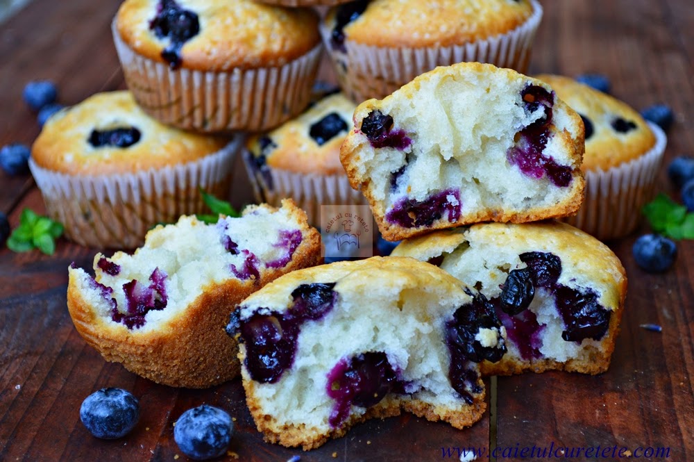 Briose cu afine - CAIETUL CU RETETE