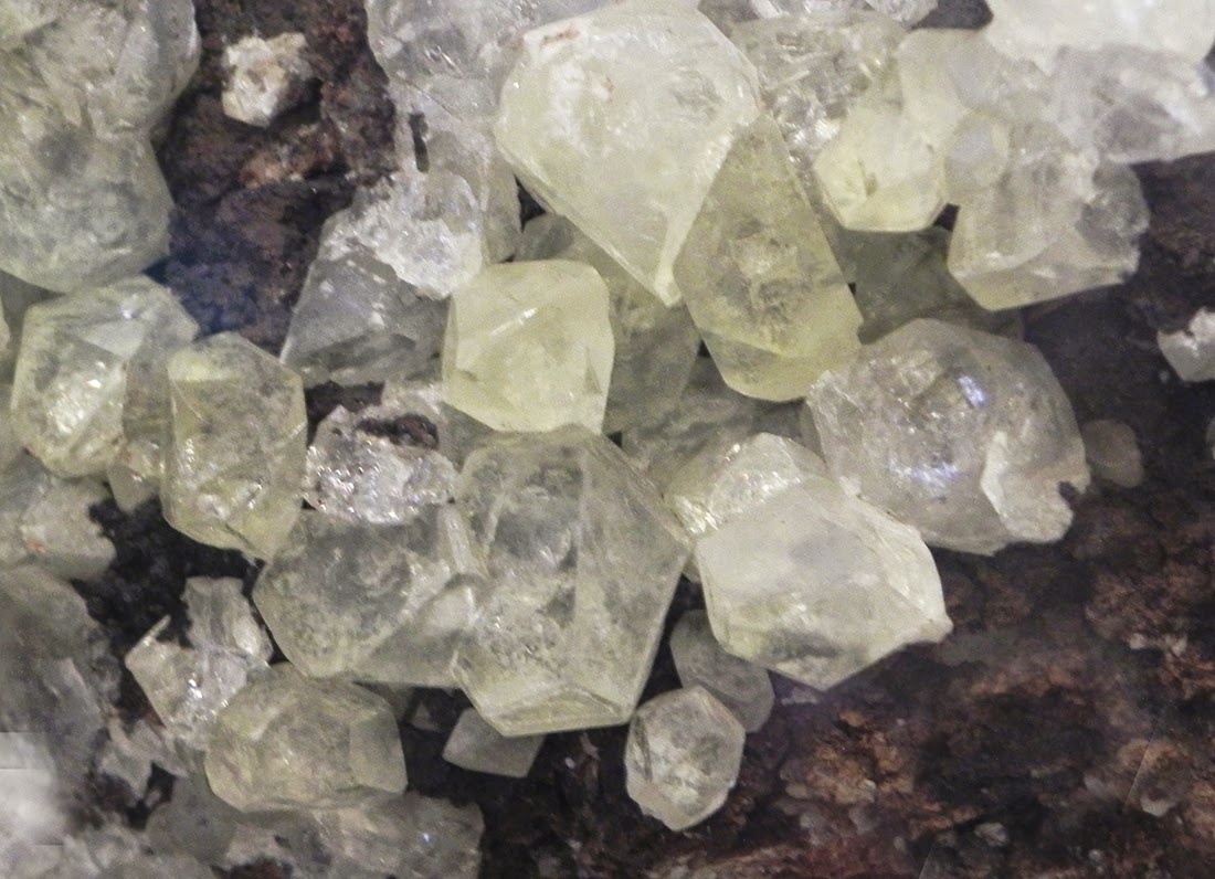 MINERALES: ANGLESITA