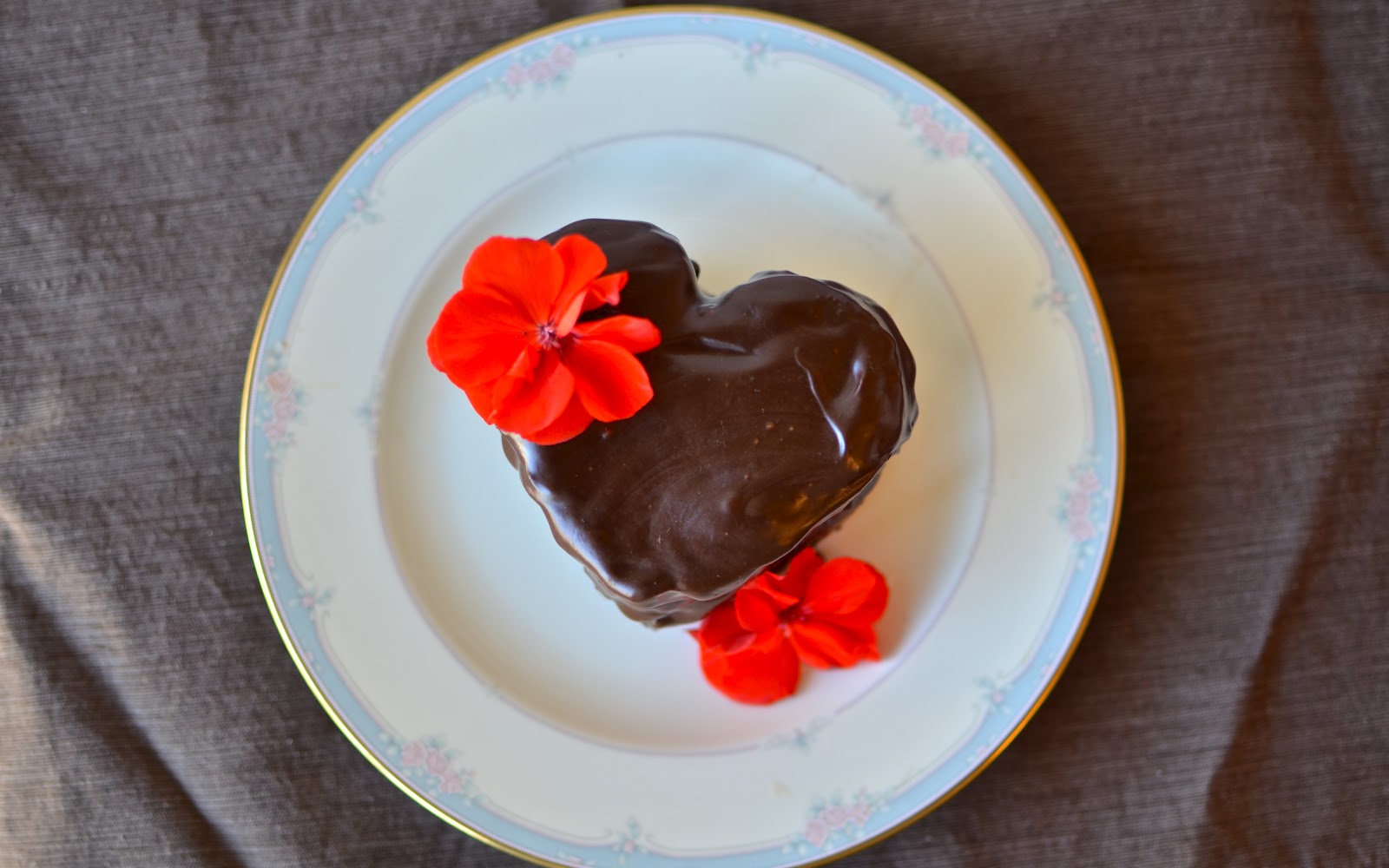 Yammie's Glutenfreedom: Heart Shaped Flourless Chocolate Cake Towers ...