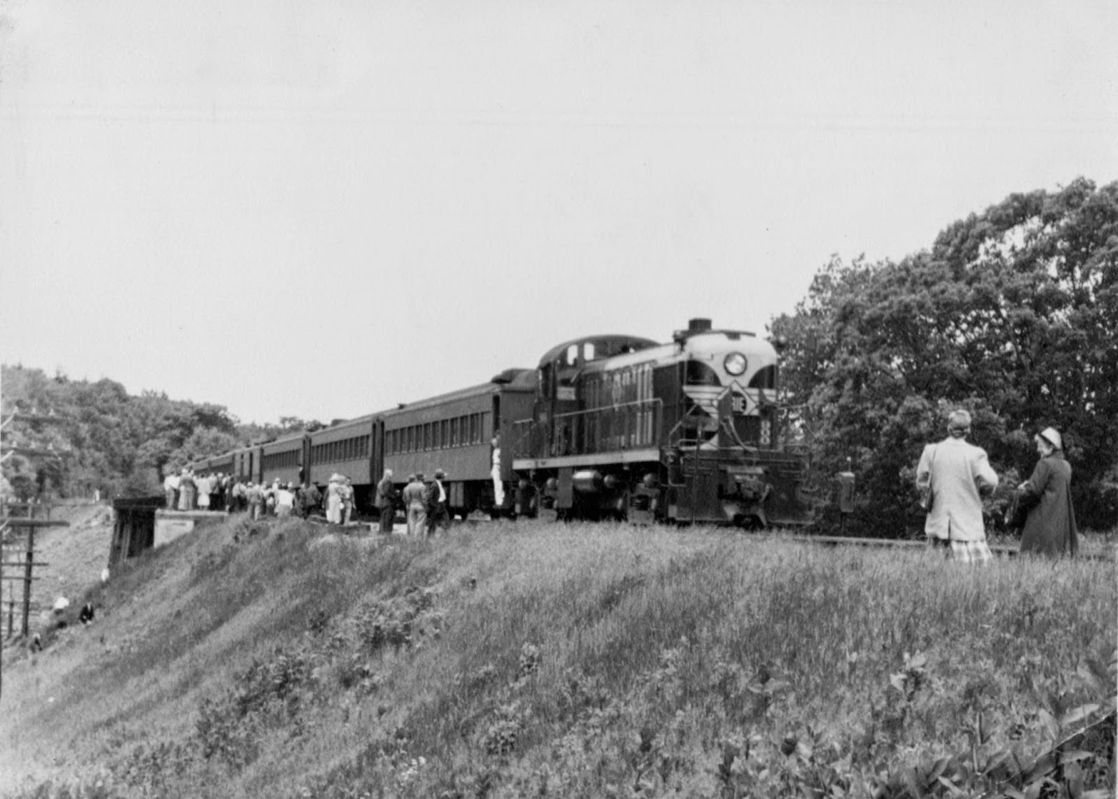 Vintage Railroad Pictures: Erie Excursion Train at Portage Bridge, June ...