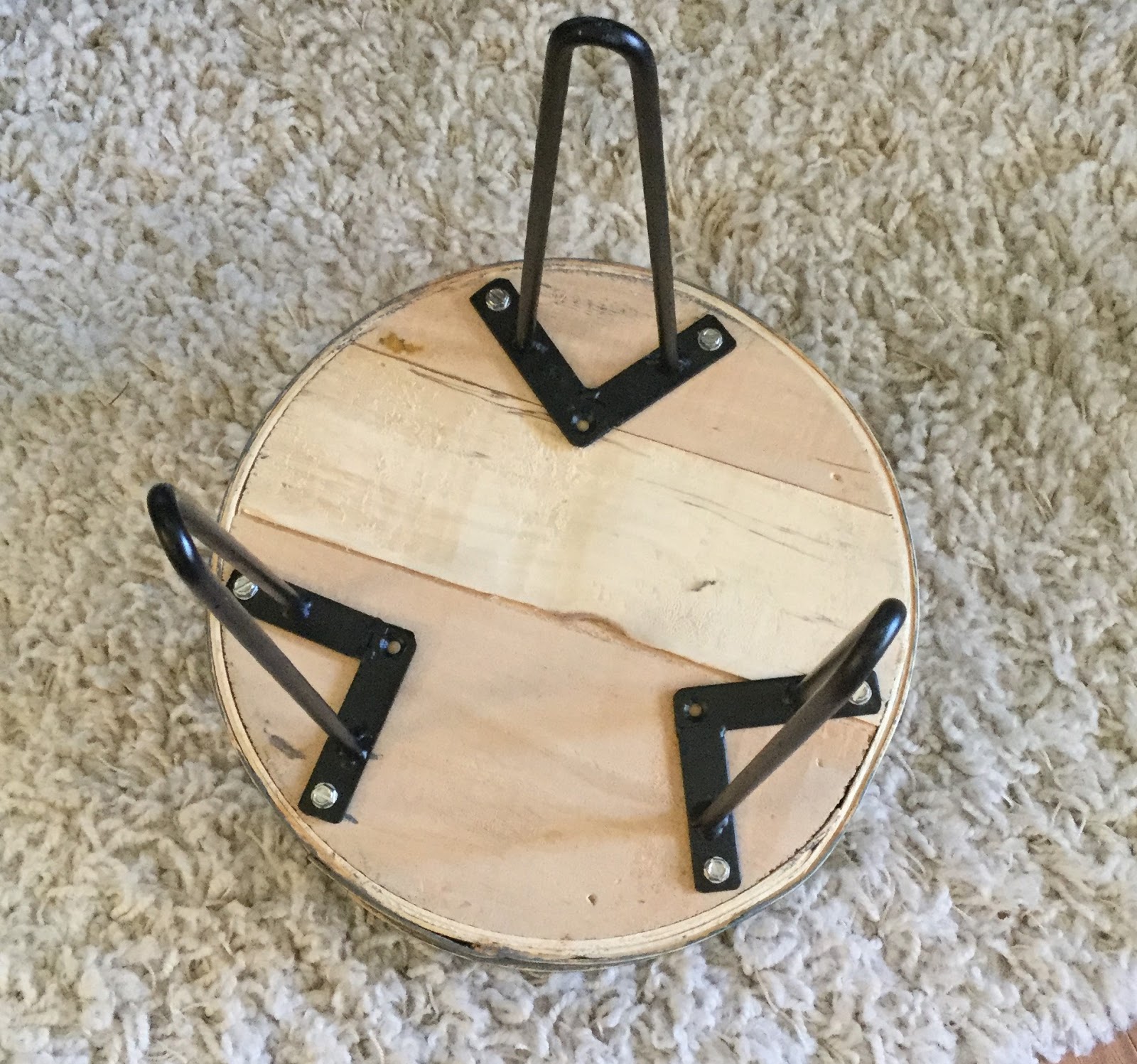 DIY Repurposed Cheese Box Becomes A Fun Coffee Themed Side Table ...
