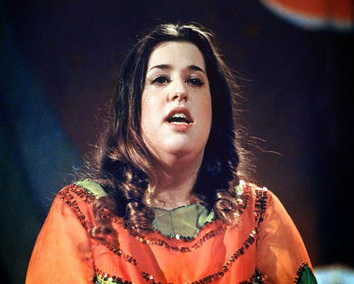 Avengers in Time: 1974, Deaths: Cass Elliot