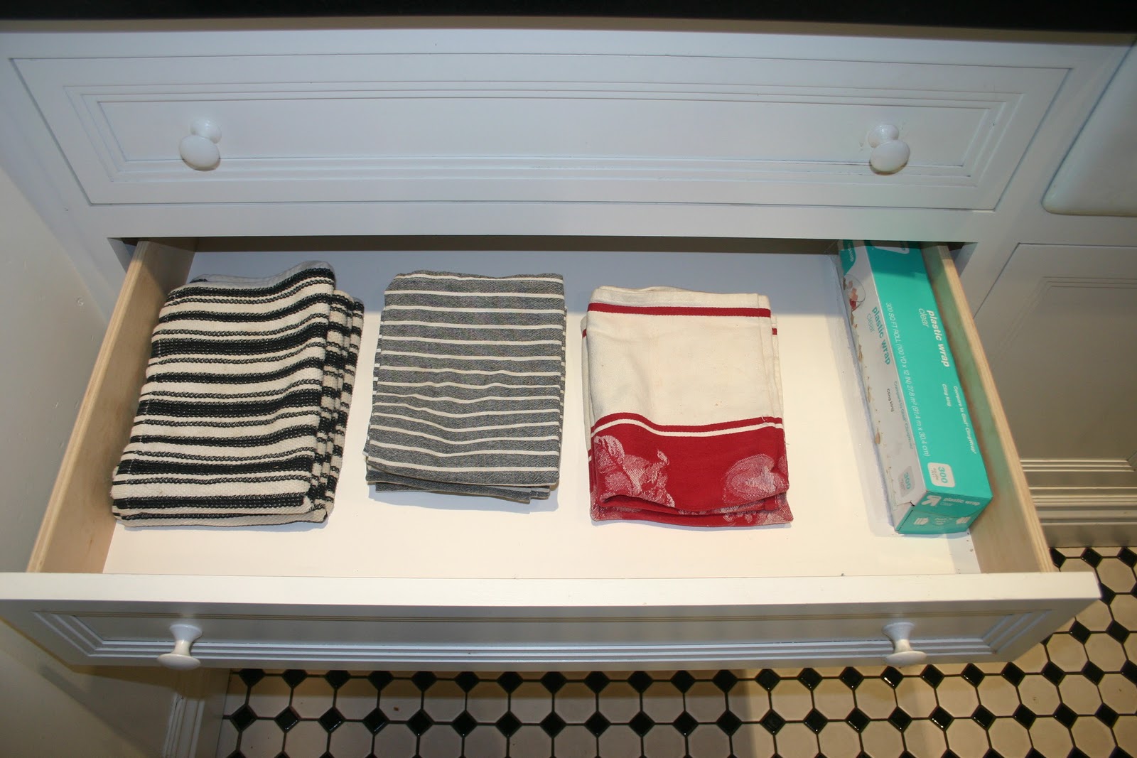 kitchen drawers - The Gardener's Cottage