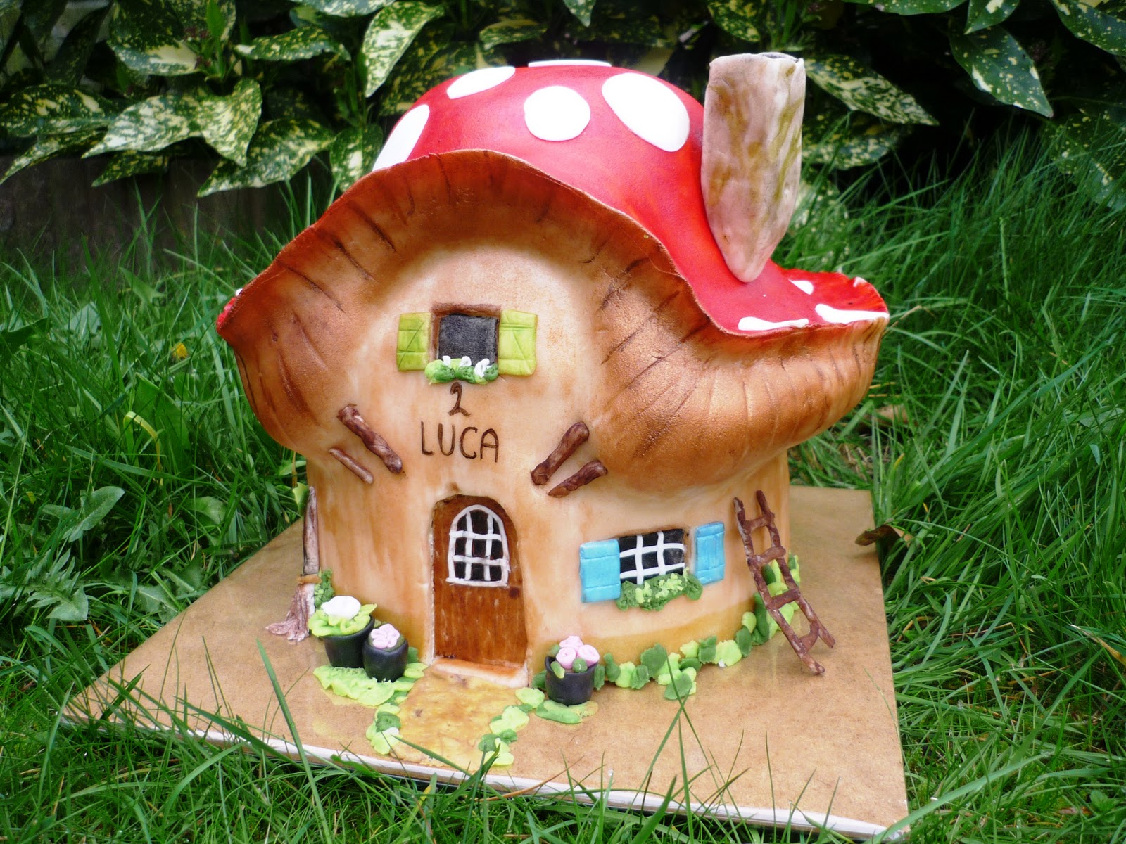 Karen Anne Cakes: Het huis van de kabouter.