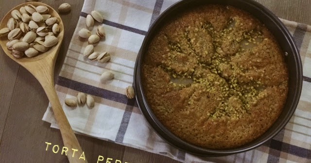 TORTA DI PERE E PISTACCHI... da "Bake for Syria"
