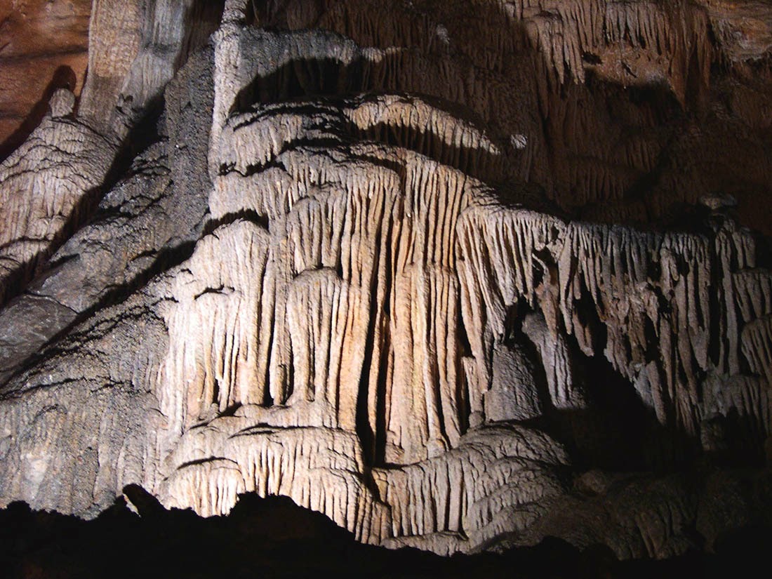 CURIOSIDADES CIENTÍFICAS : Estalactitas, estalagmitas y columnas.