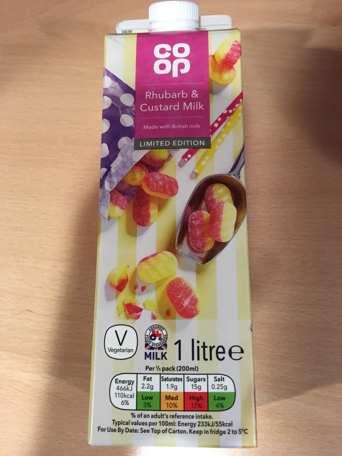 A Review A Day: Today's Review: Co-Op Rhubarb & Custard Milk