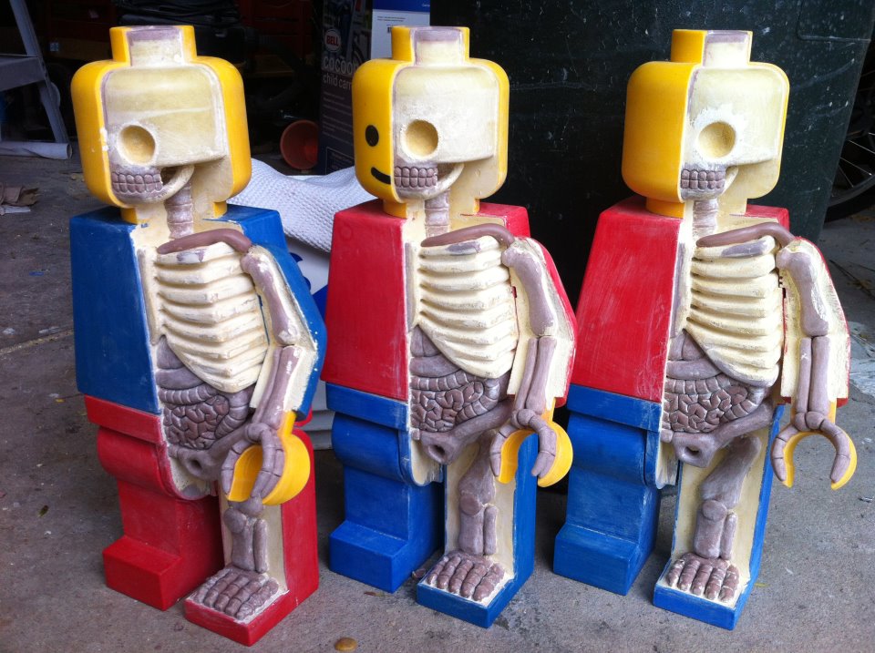 The Anatomy of a LEGO Man (95 Pics)