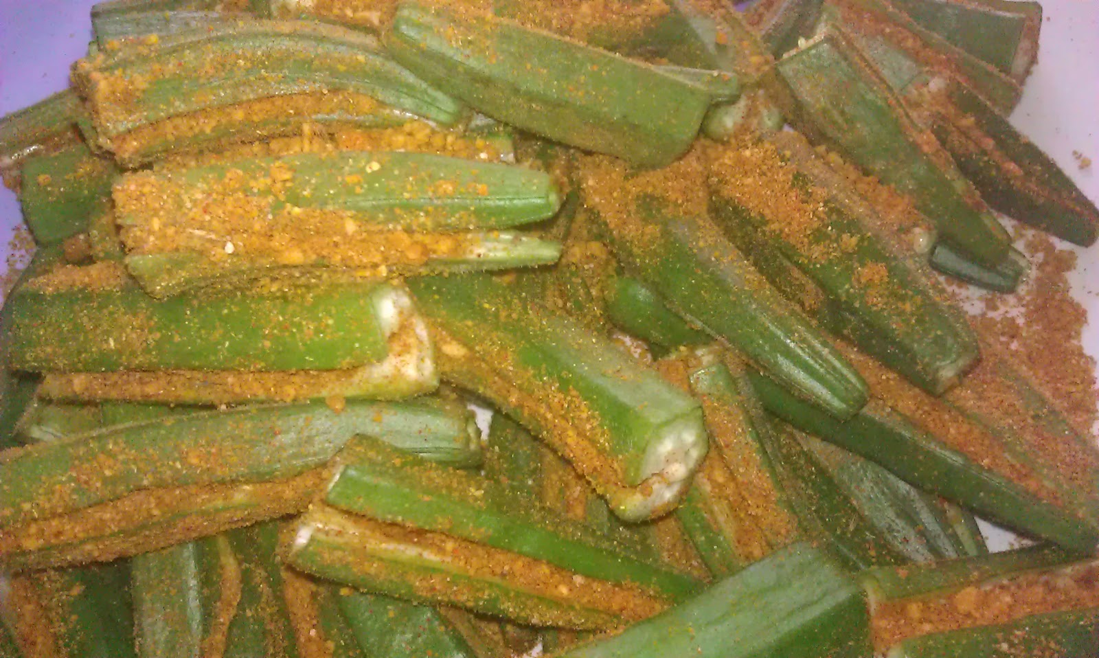 With Love from Mom's Kitchen: Bhari Bhindi /भरी भिंडी (Stuffed Okra)